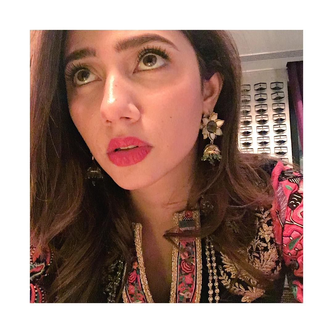 Mahira Khan has Perfect lips for an intense sloppy blowjob | Scrolller