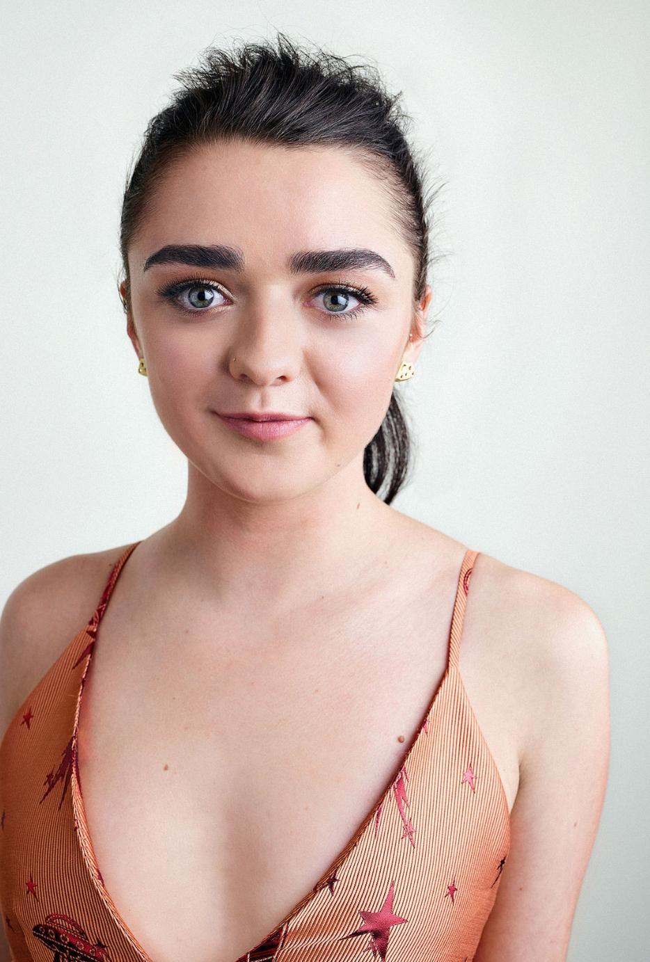 Maisie Williams has the perfect face for rimjobs | Scrolller