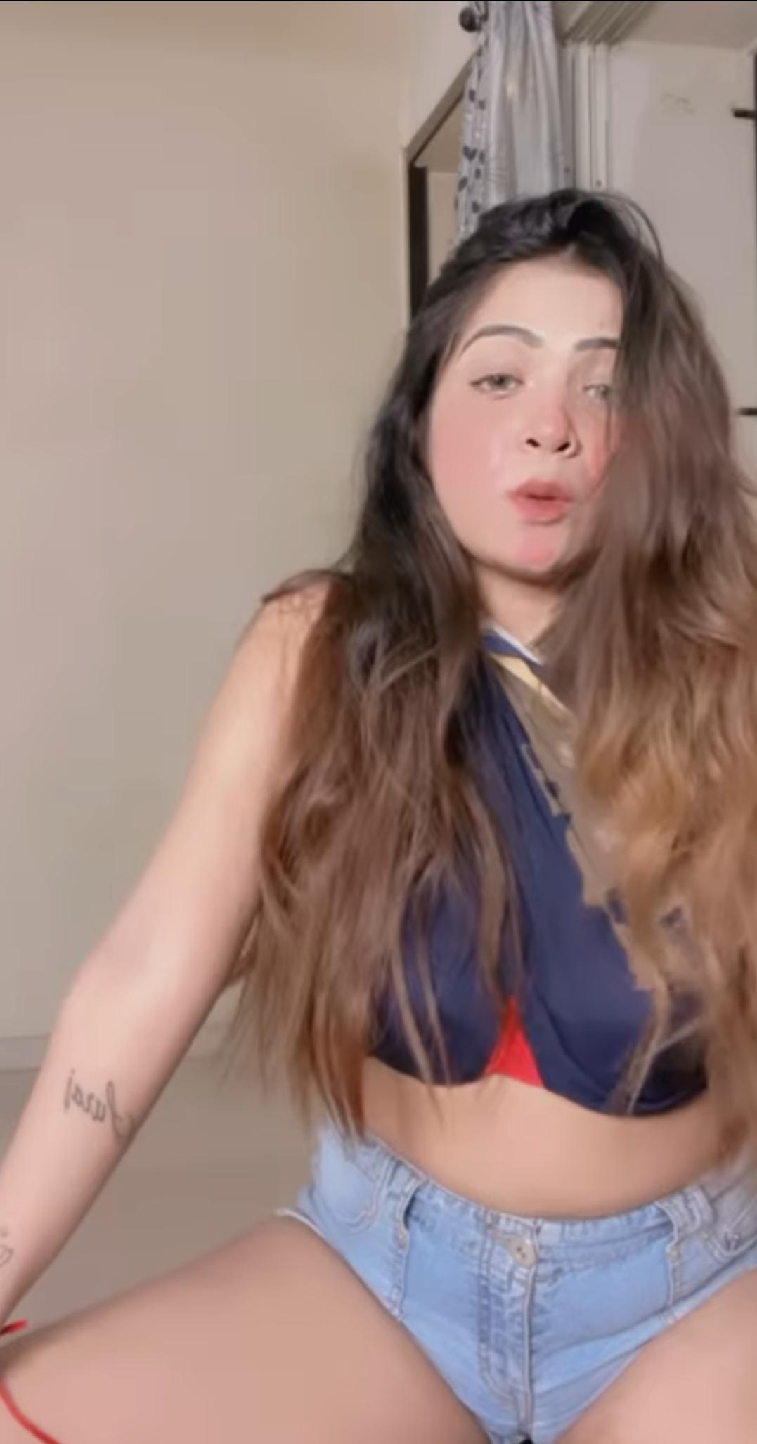 Make me beg | Scrolller