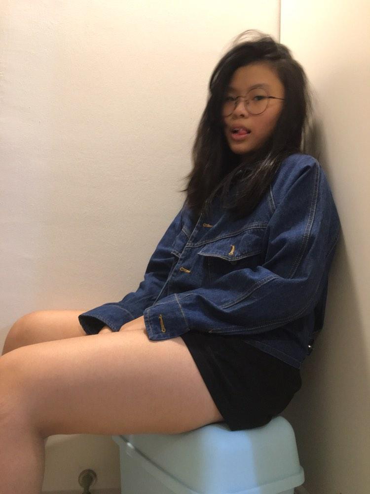 Make me ur slave and walk on all fours | Scrolller