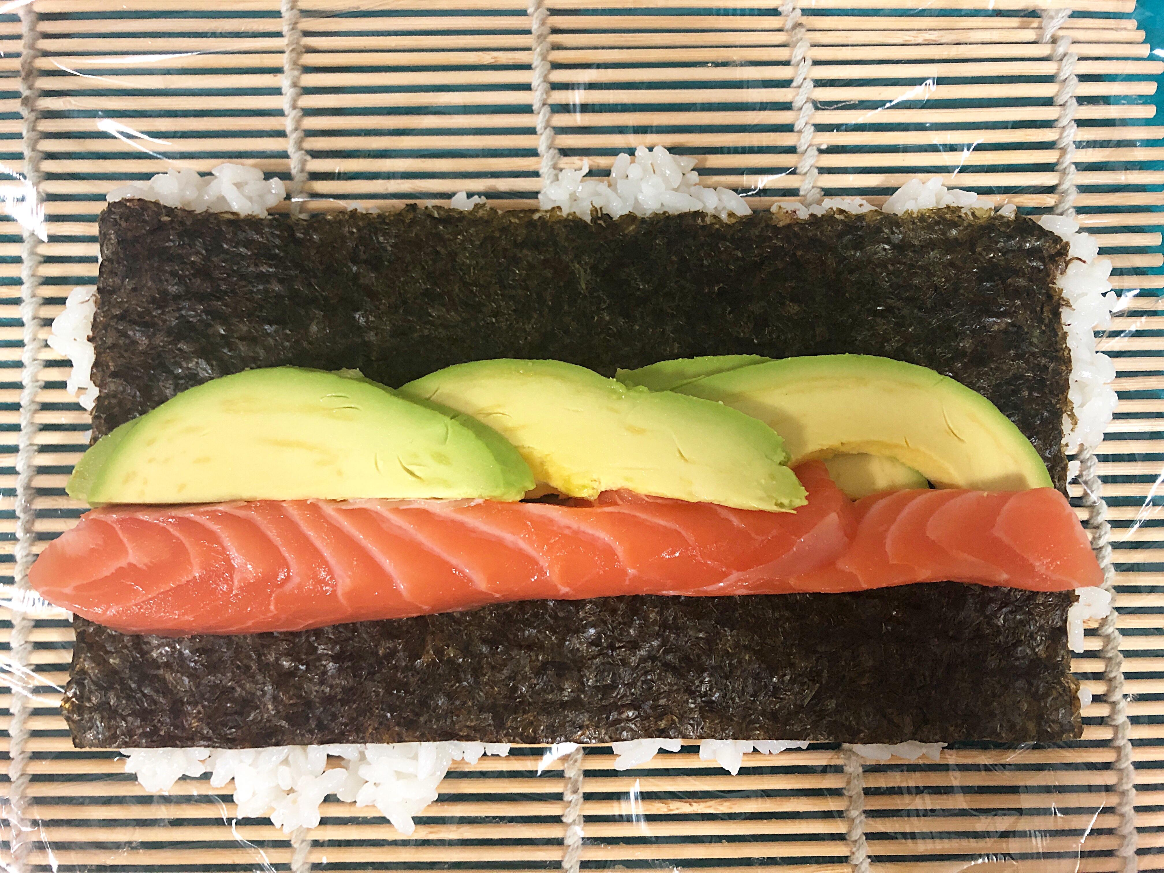 Making Salmon Avocado Roll | Scrolller
