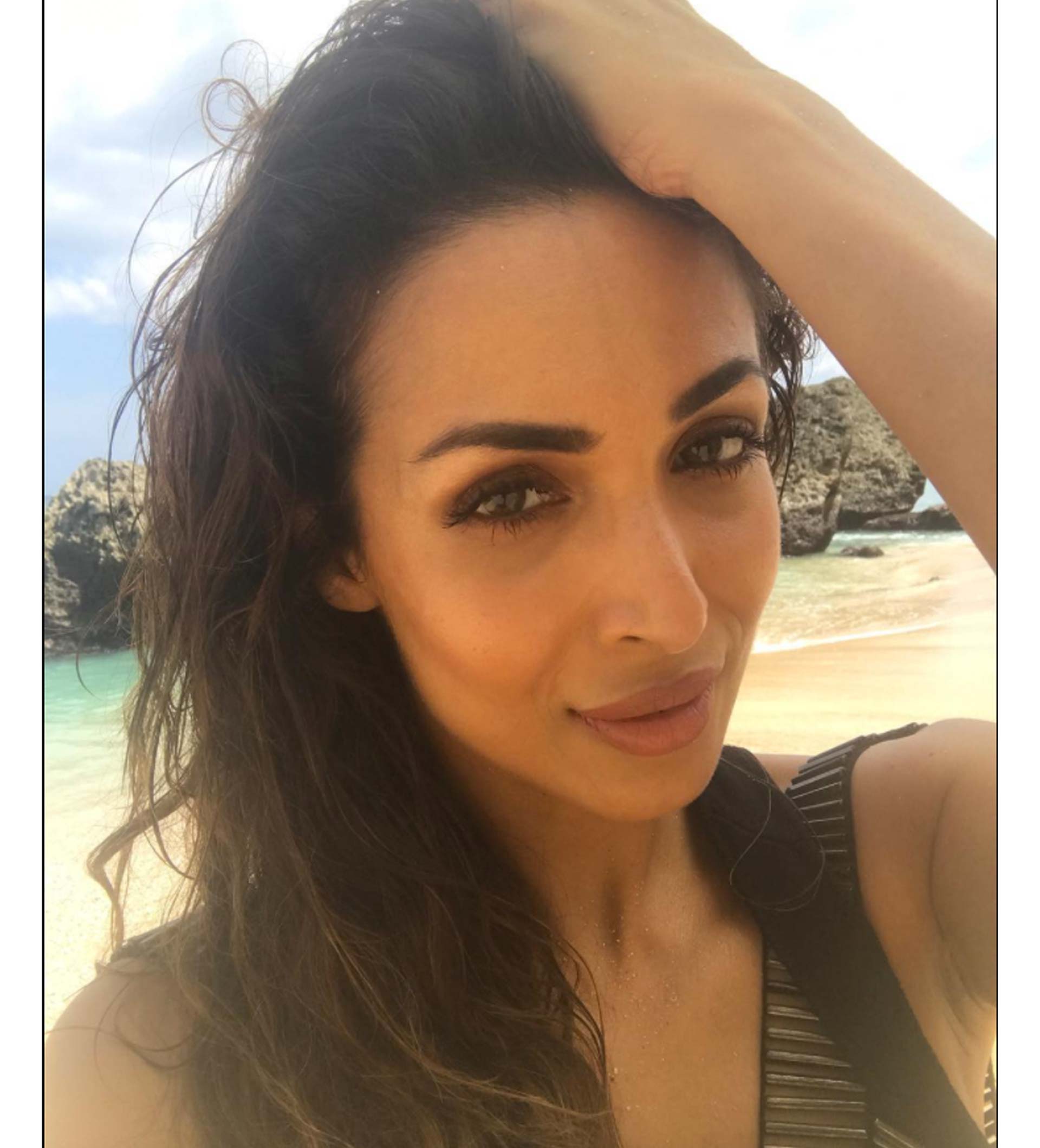 Malaika Arora Scrolller