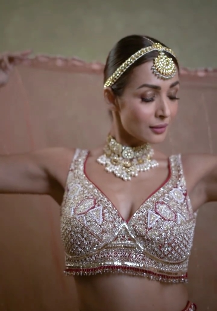 Malaika flaunting her armpits and subtle cleavage. Pls rail me. | Scrolller