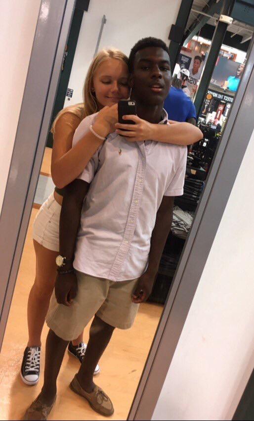 Mall pics with her boyfriend | Scrolller