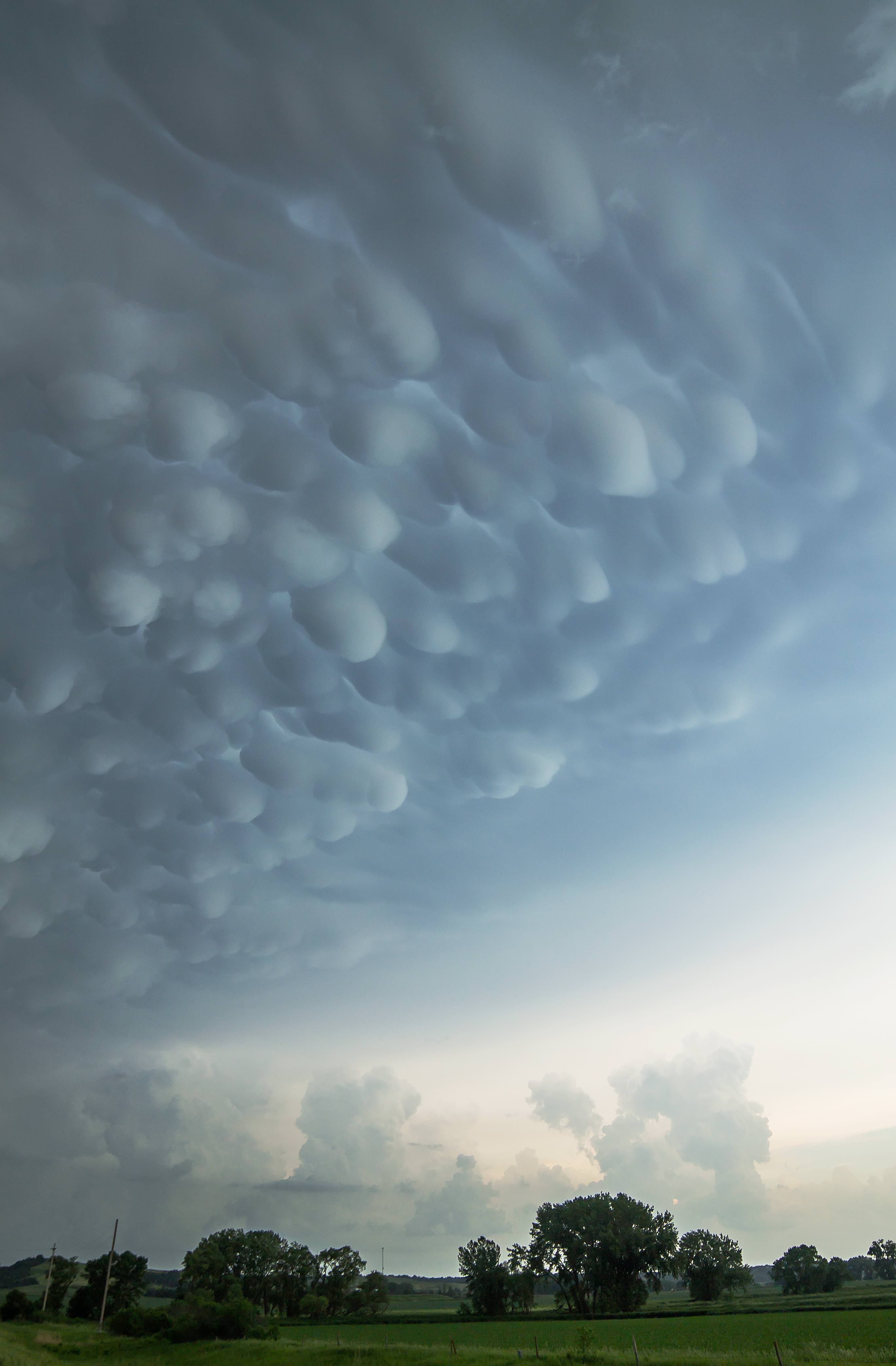 Mammatus near Ericson, NE on June 1st [2737x4173] | Scrolller