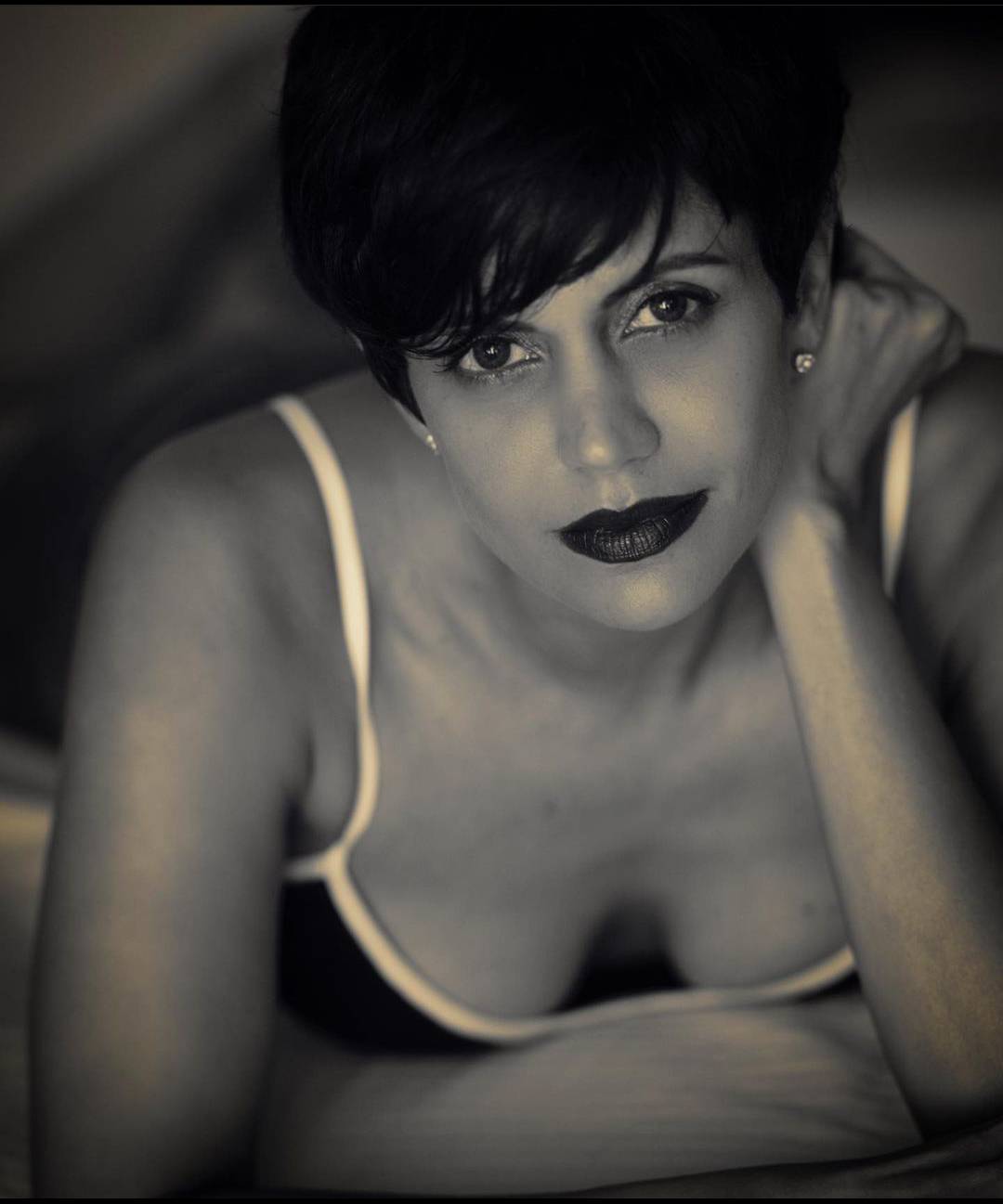 Mandira Bedi - want to be inside her exposed valley | Scrolller