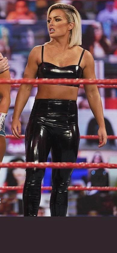 Mandy is Back in Black | Scrolller