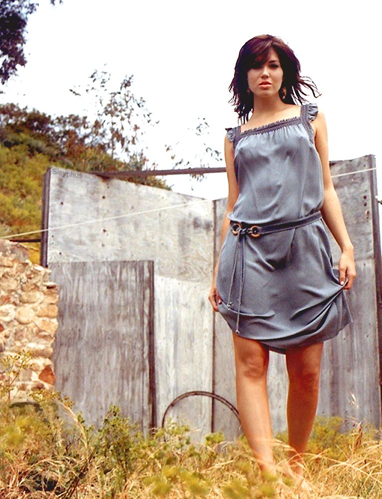 Mandy Moore | Scrolller