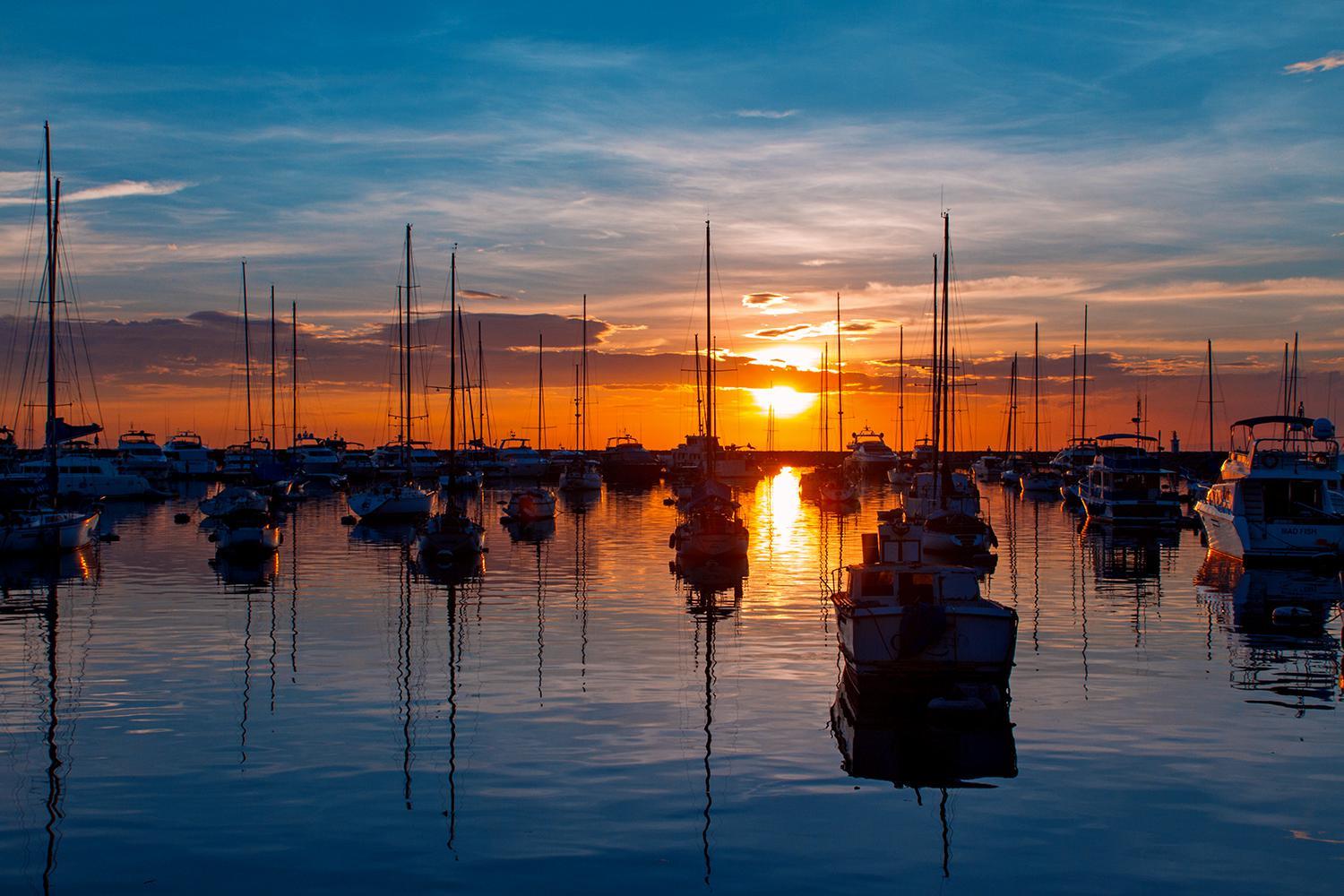 Manila Bay Sunset | Scrolller