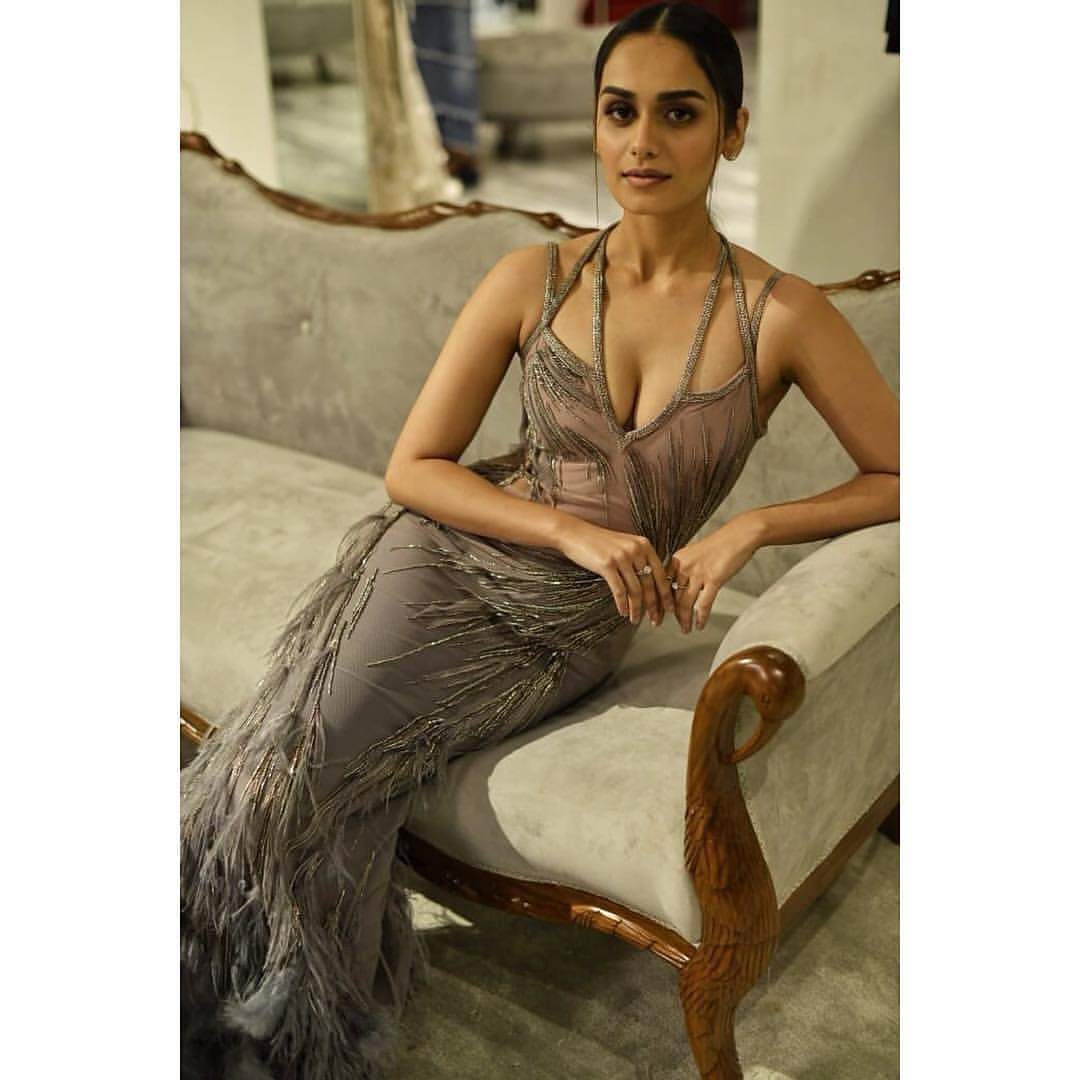 Manushi Chhillar cleavage show. | Scrolller