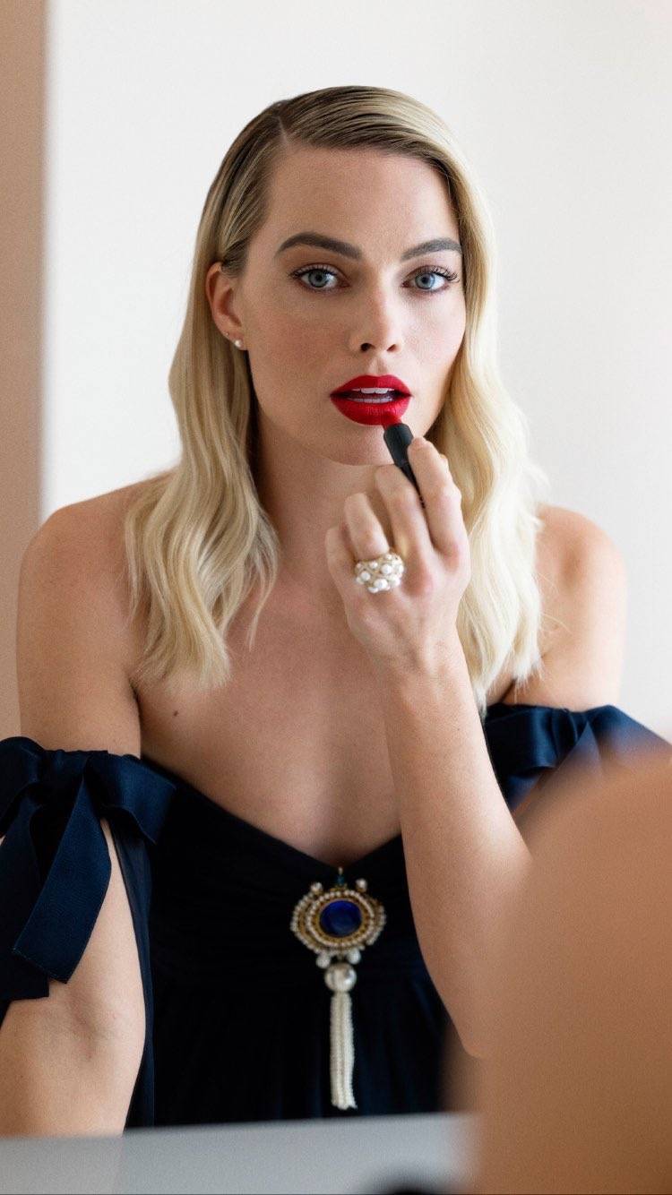 Margot Robbie | Scrolller