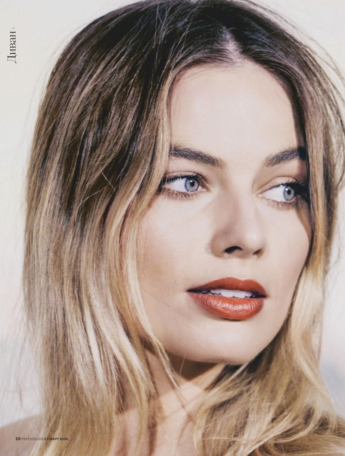 Margot Robbie needs her pretty face glazed in cum | Scrolller
