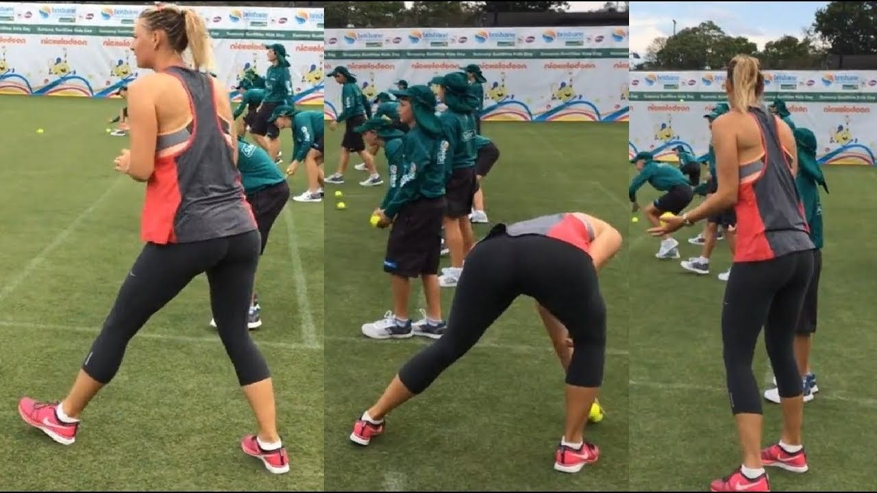 Maria Sharapova In Leggings Scrolller