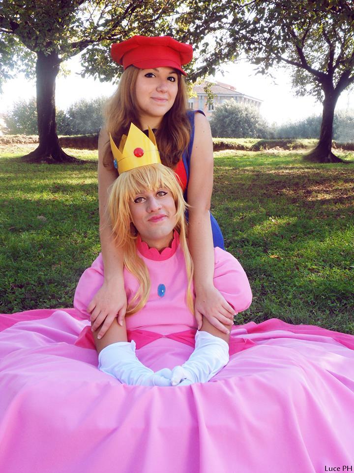 Mario and Princess Peach Crossplay by BaBiChanBaBi and her bf Angelo ...