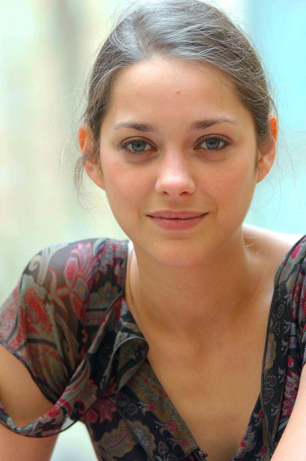 Marion Cotillard | Scrolller