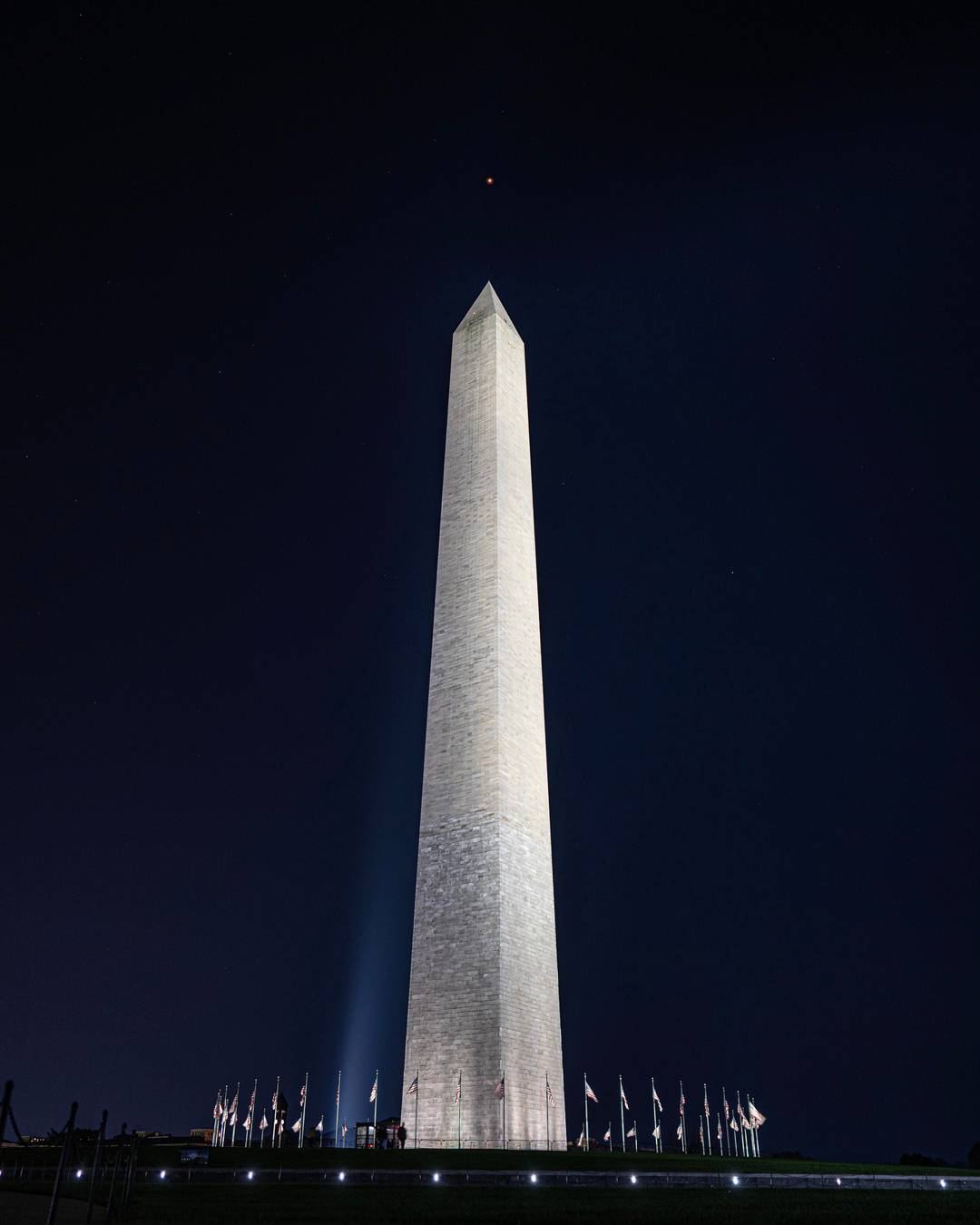 Mars over the Washington Monument | Scrolller