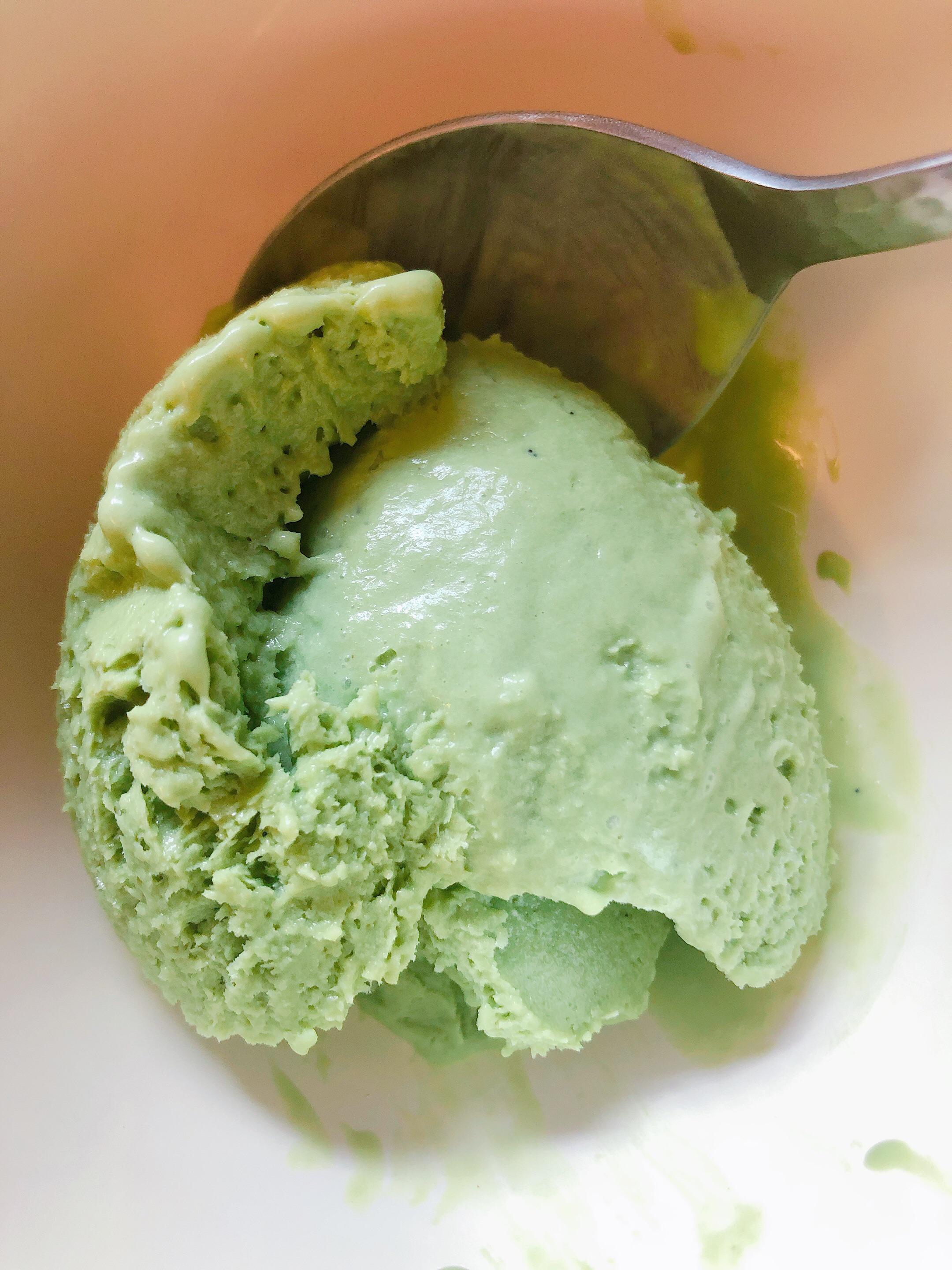 Matcha-vanilla bean no churn ice cream (also dairy free) | Scrolller