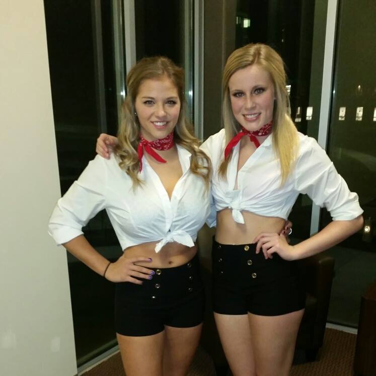 Matching blondes | Scrolller