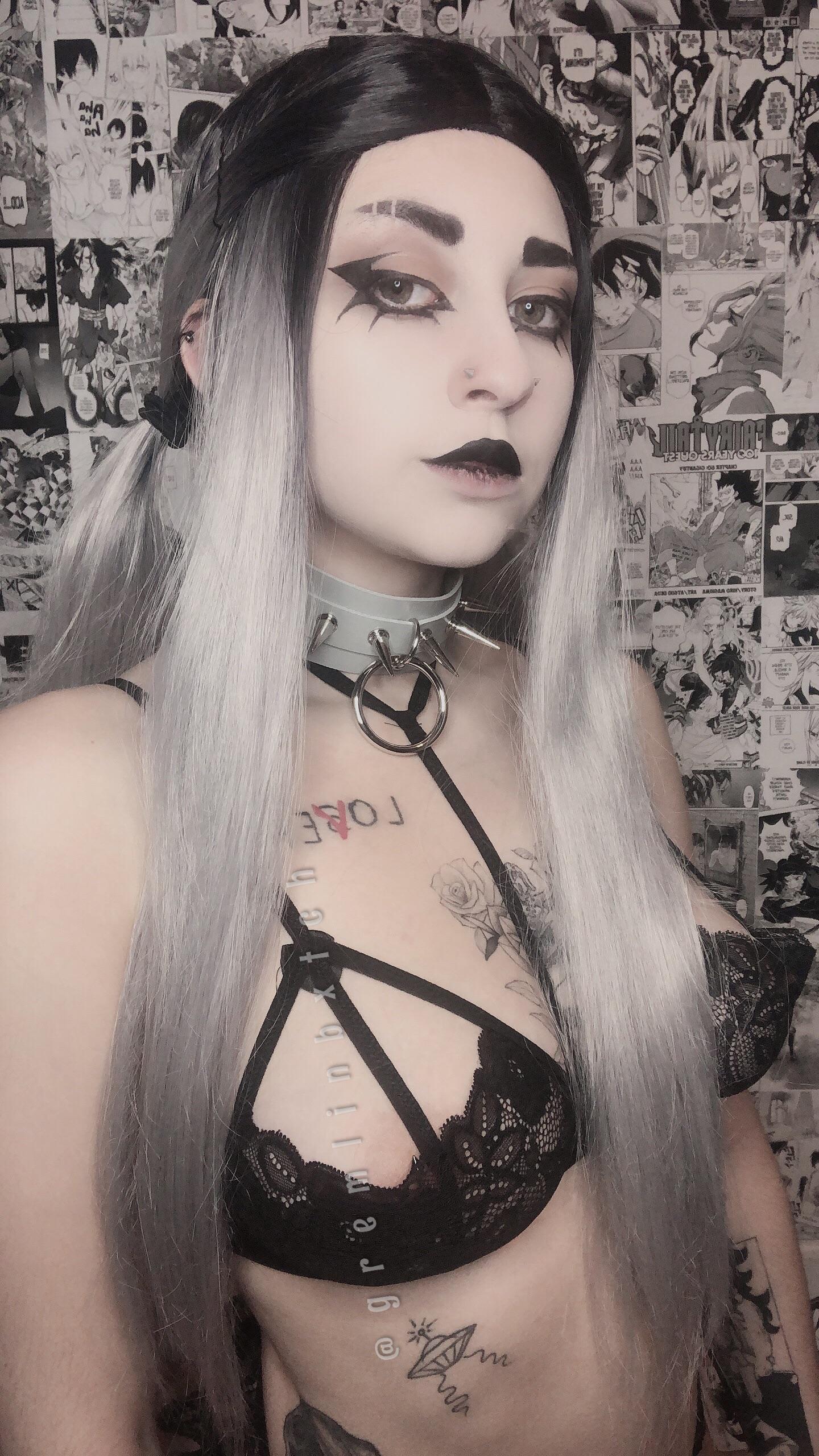 May I ask for a handprint on my face? | Scrolller