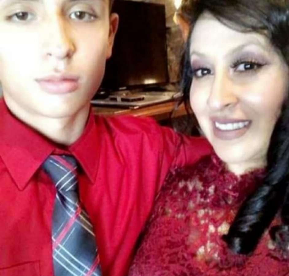 Me And My Mom Scrolller