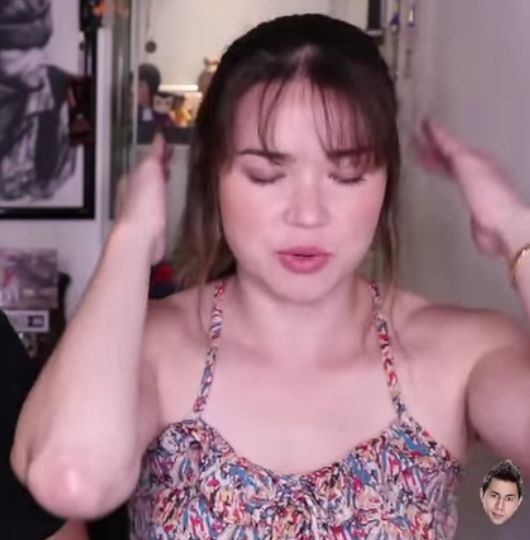 Meaty armpits of Achara Kirk | Scrolller