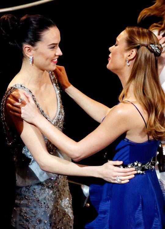 Meeting Daisy Ridley | Scrolller