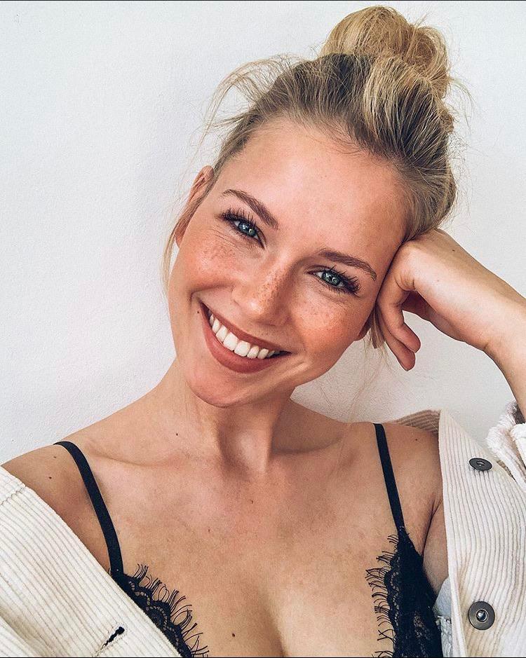 Melanie Kroll | Scrolller