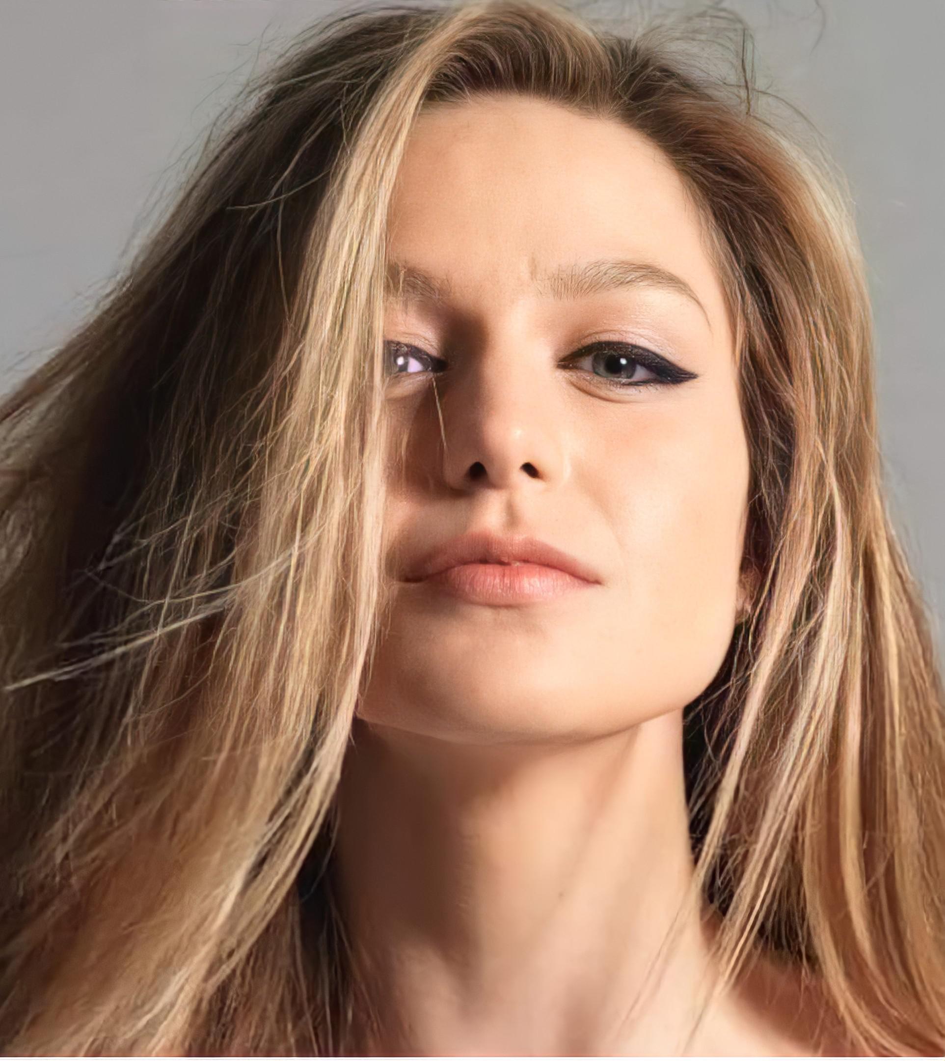 Melissa Benoist .... So beautiful...what will you do? | Scrolller