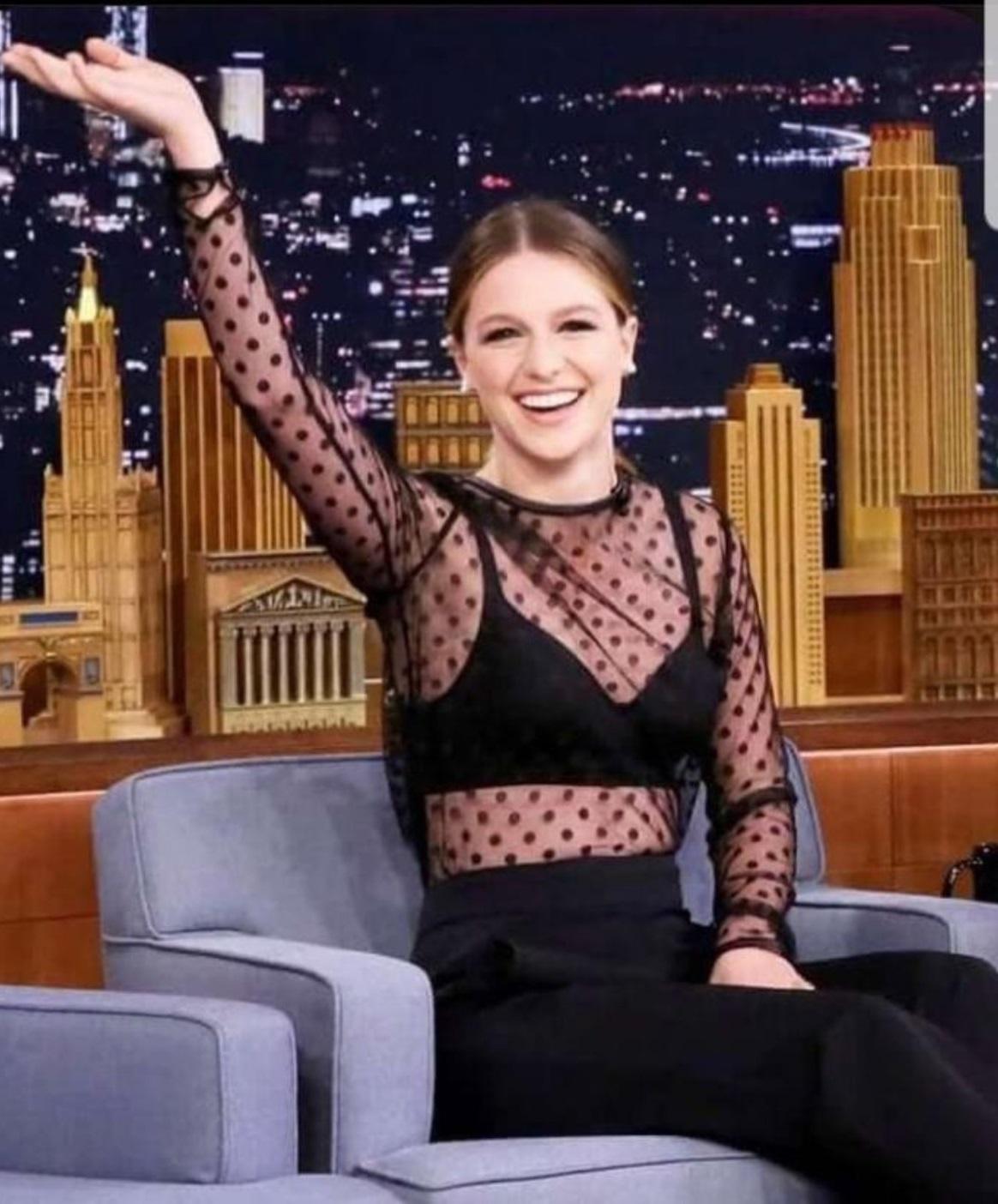 Melissa Benoist - Waving goodbye | Scrolller