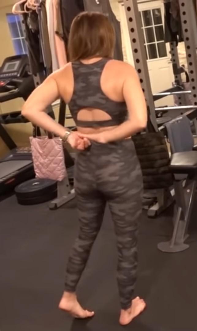 Mere back | Scrolller