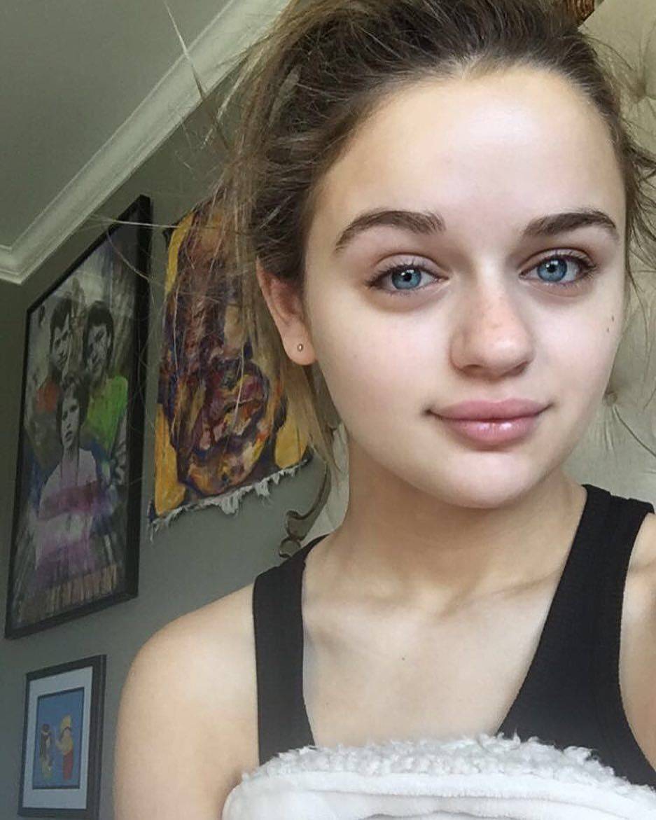 Messy Hair & No Makeup | Scrolller