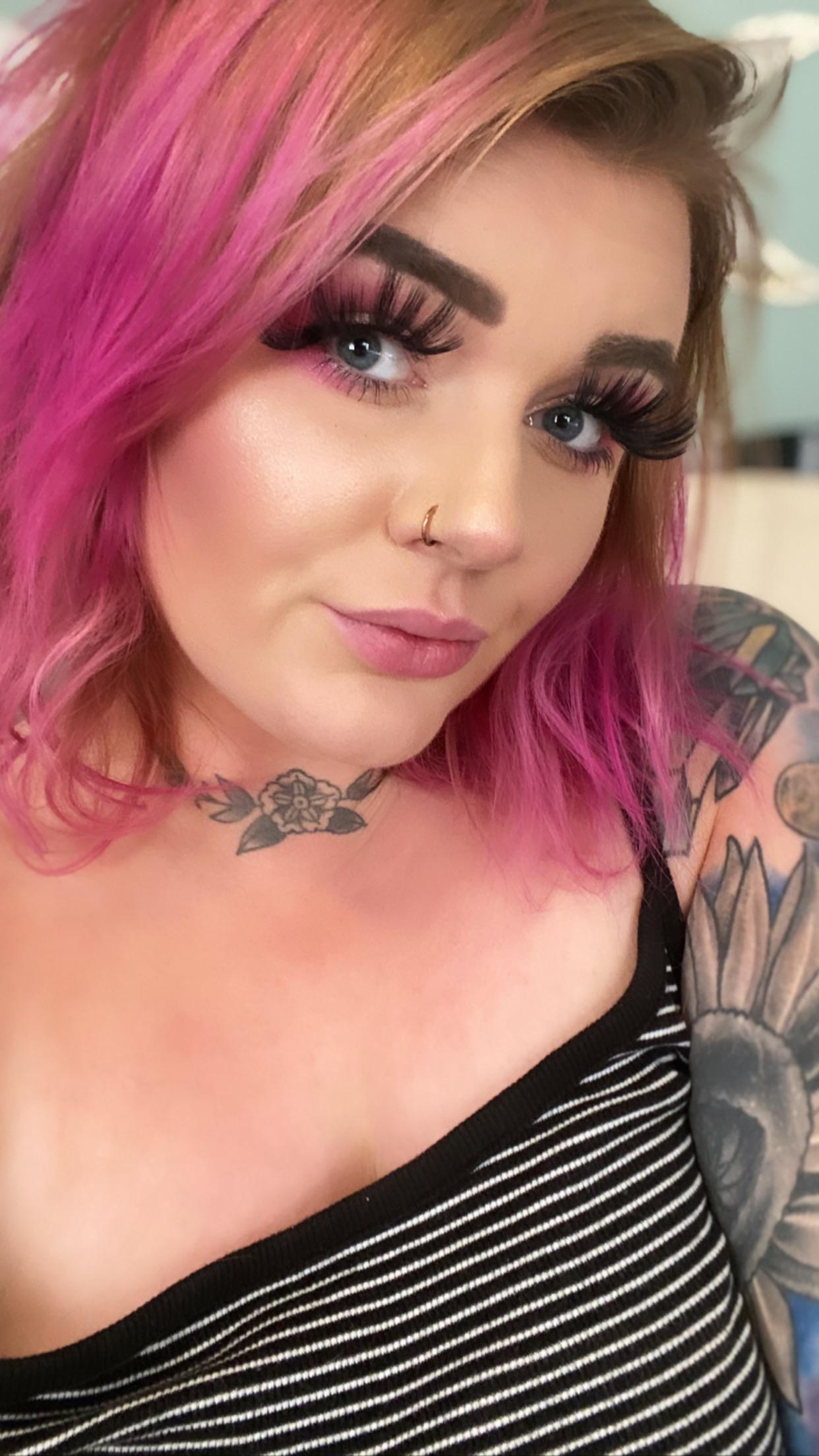 Messy hair forever 🤍 | Scrolller