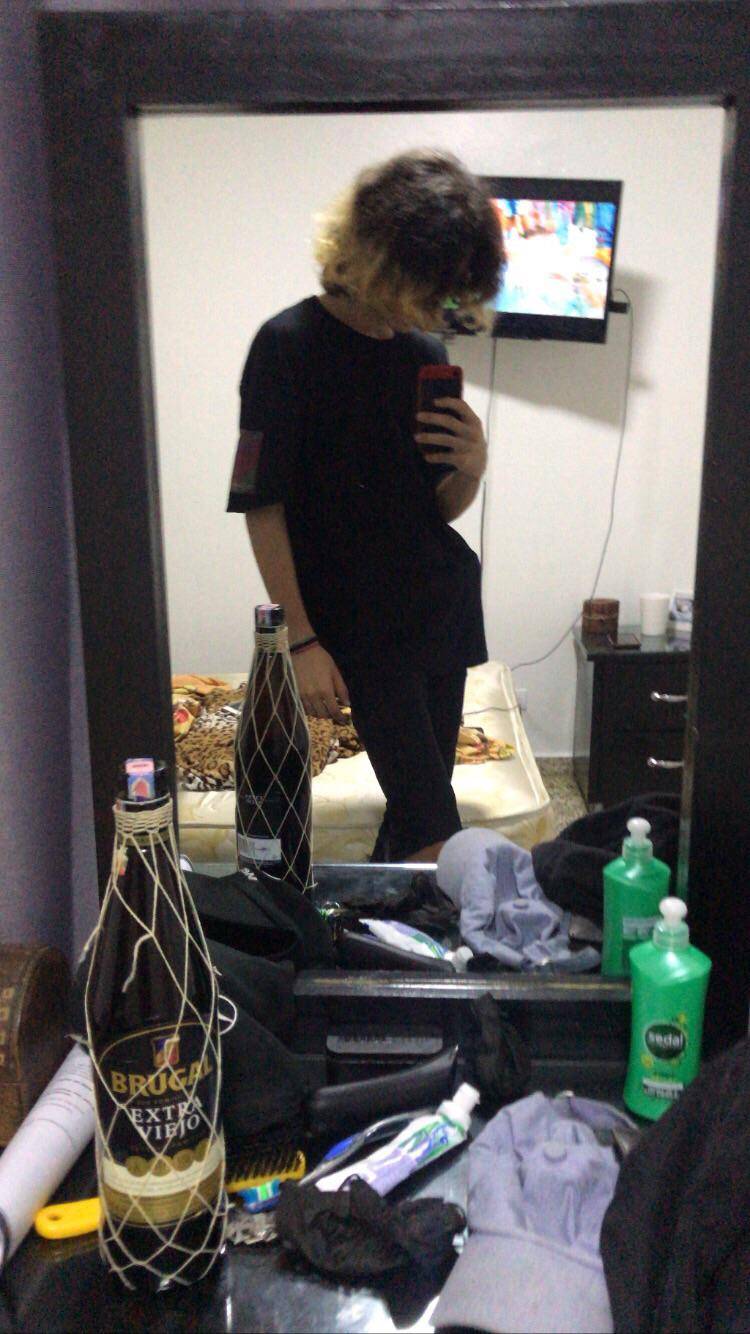 messy room idc | Scrolller