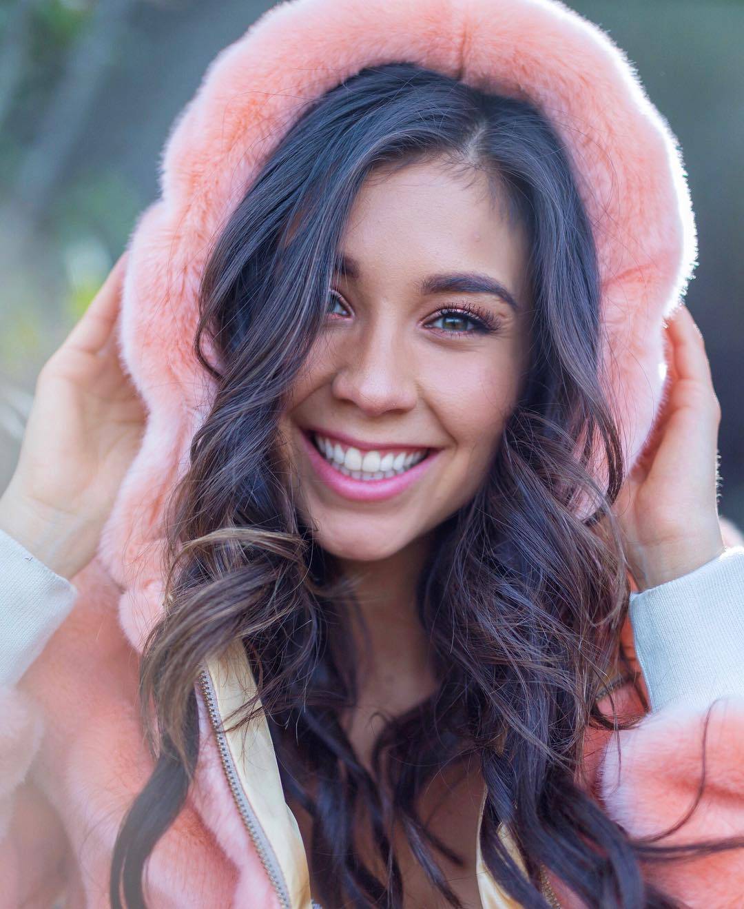 Mexican / American (White) | Scrolller