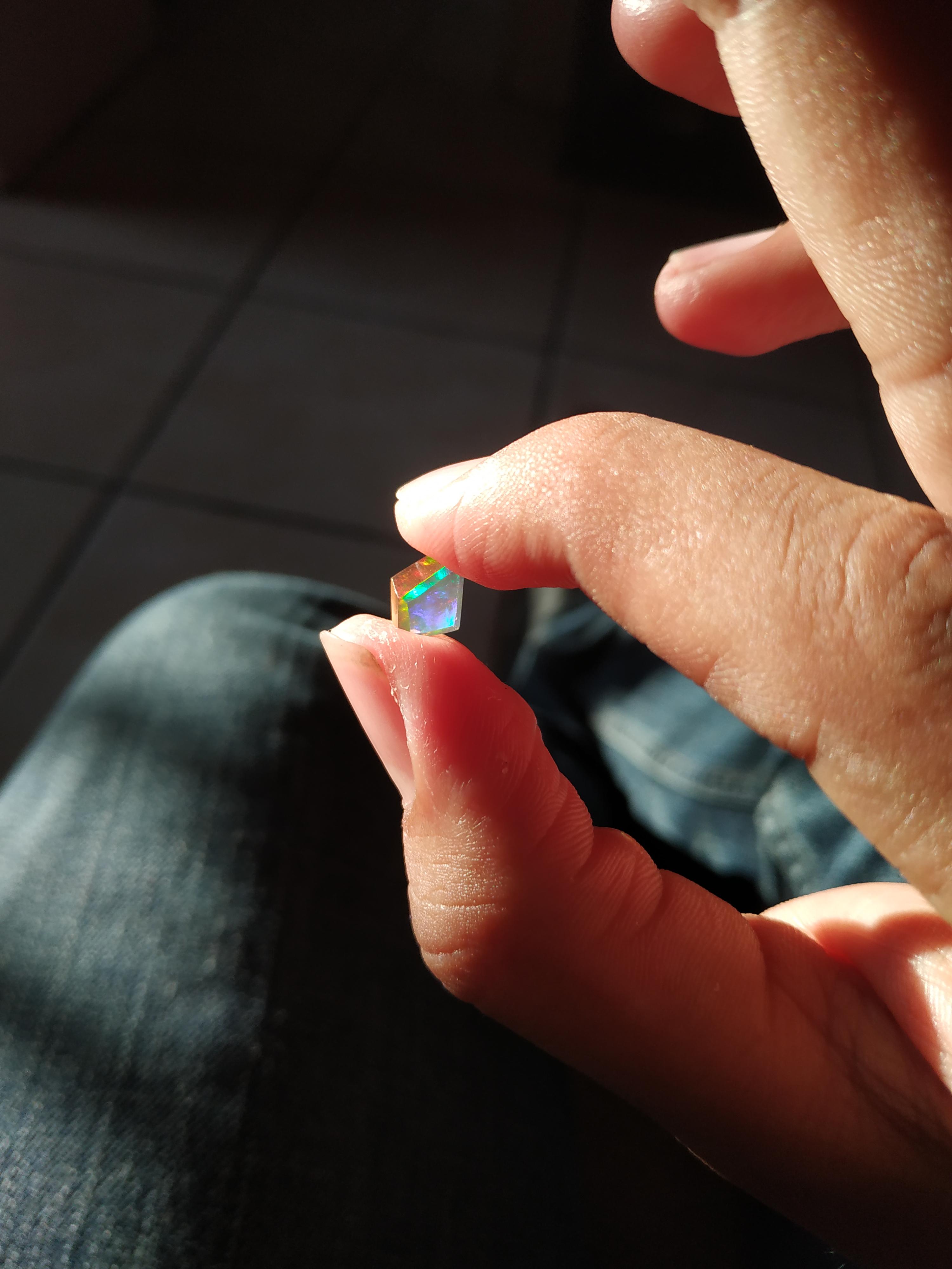 Mexican contraluz opal faceted by hand | Scrolller