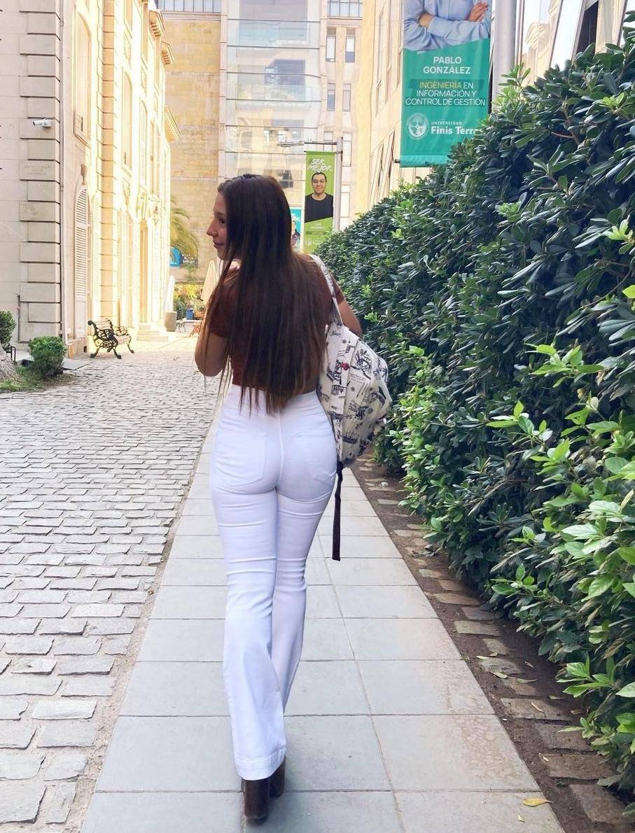 Mi amiga culona | Scrolller