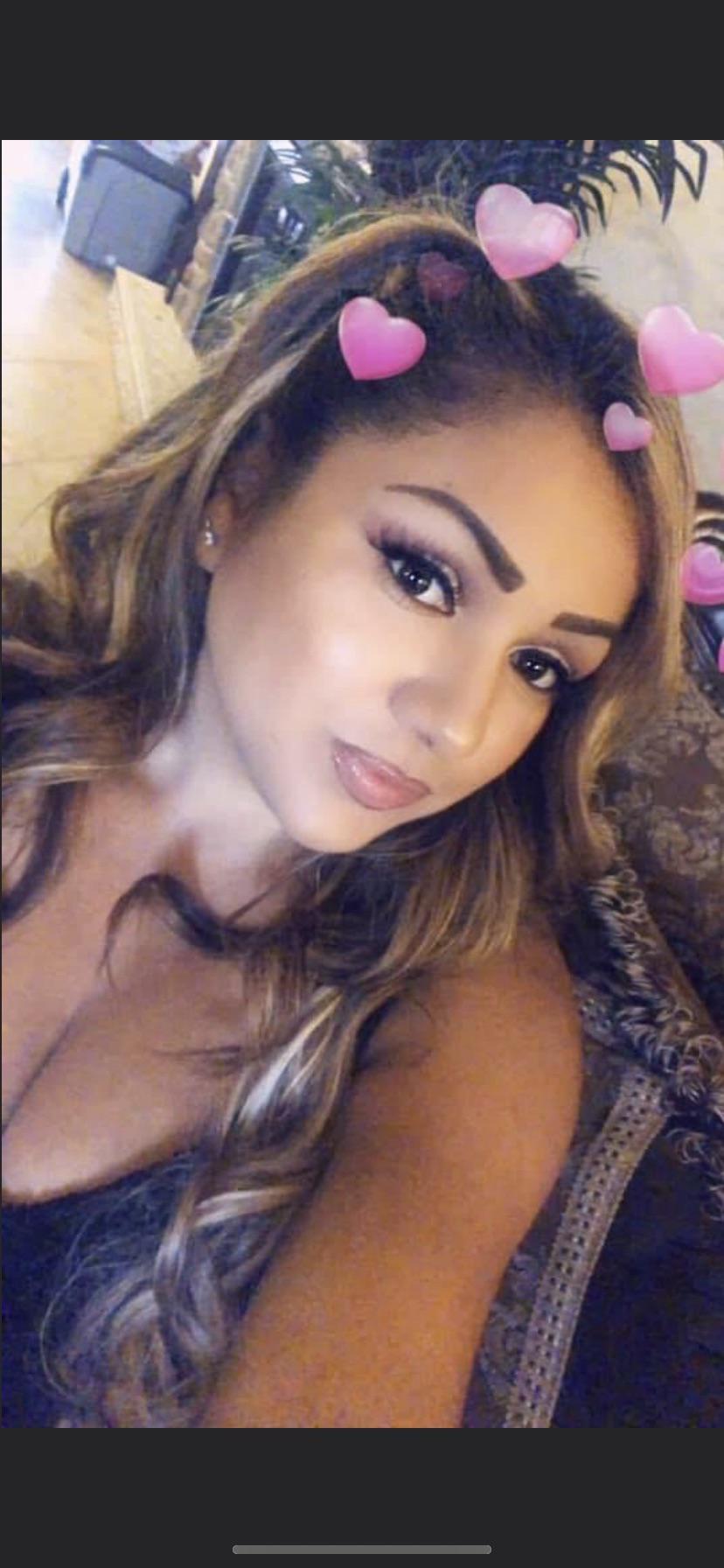 Mi tia chichona. | Scrolller