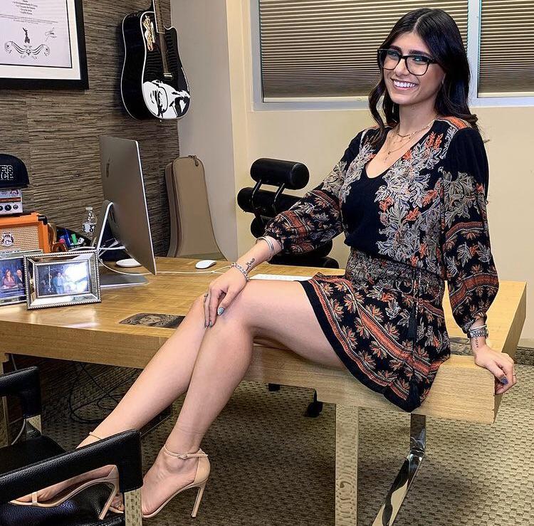 Mia Khalifa | Scrolller
