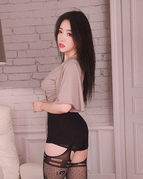 Mico vely | Scrolller