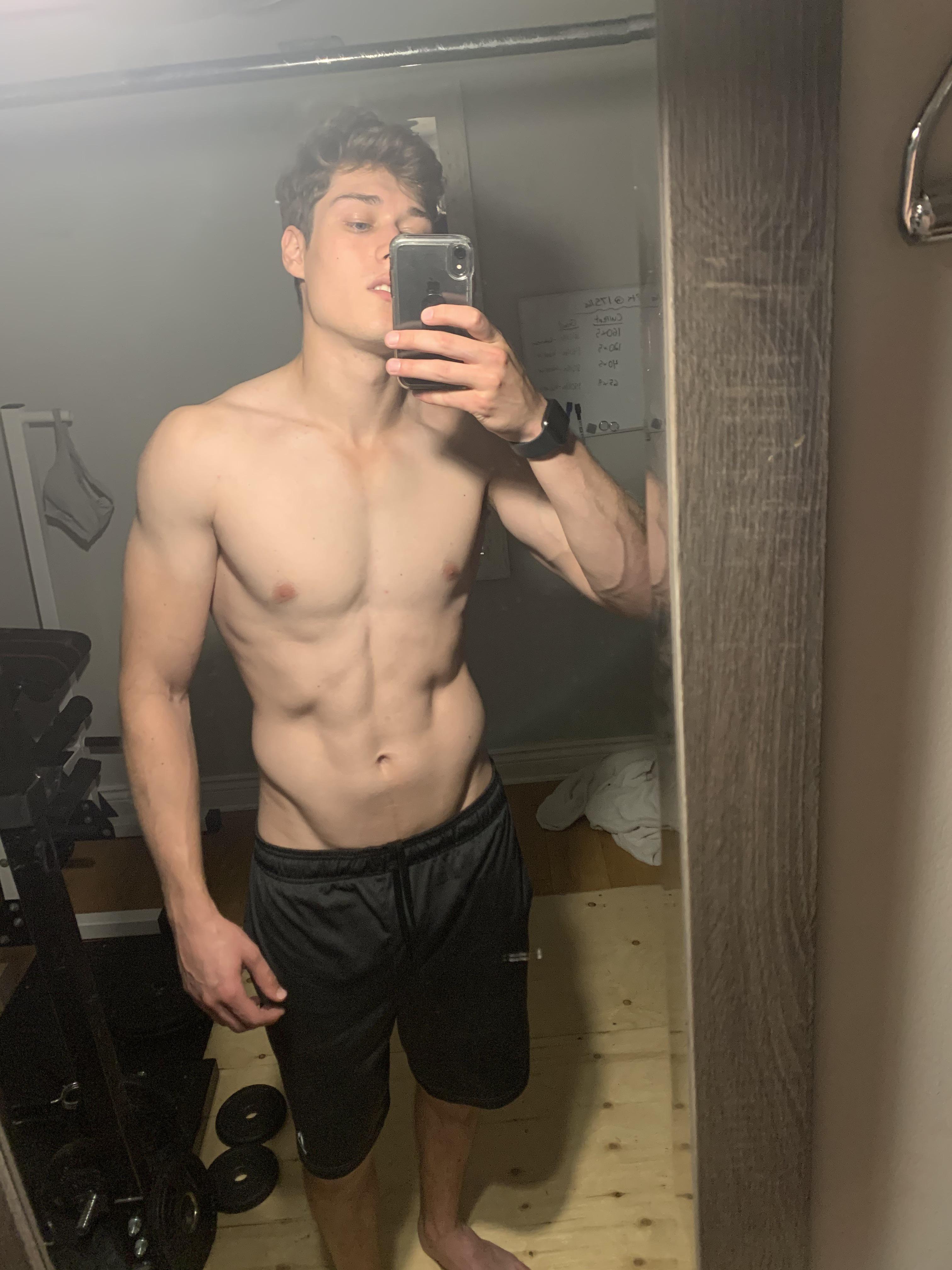 Mid workout | Scrolller