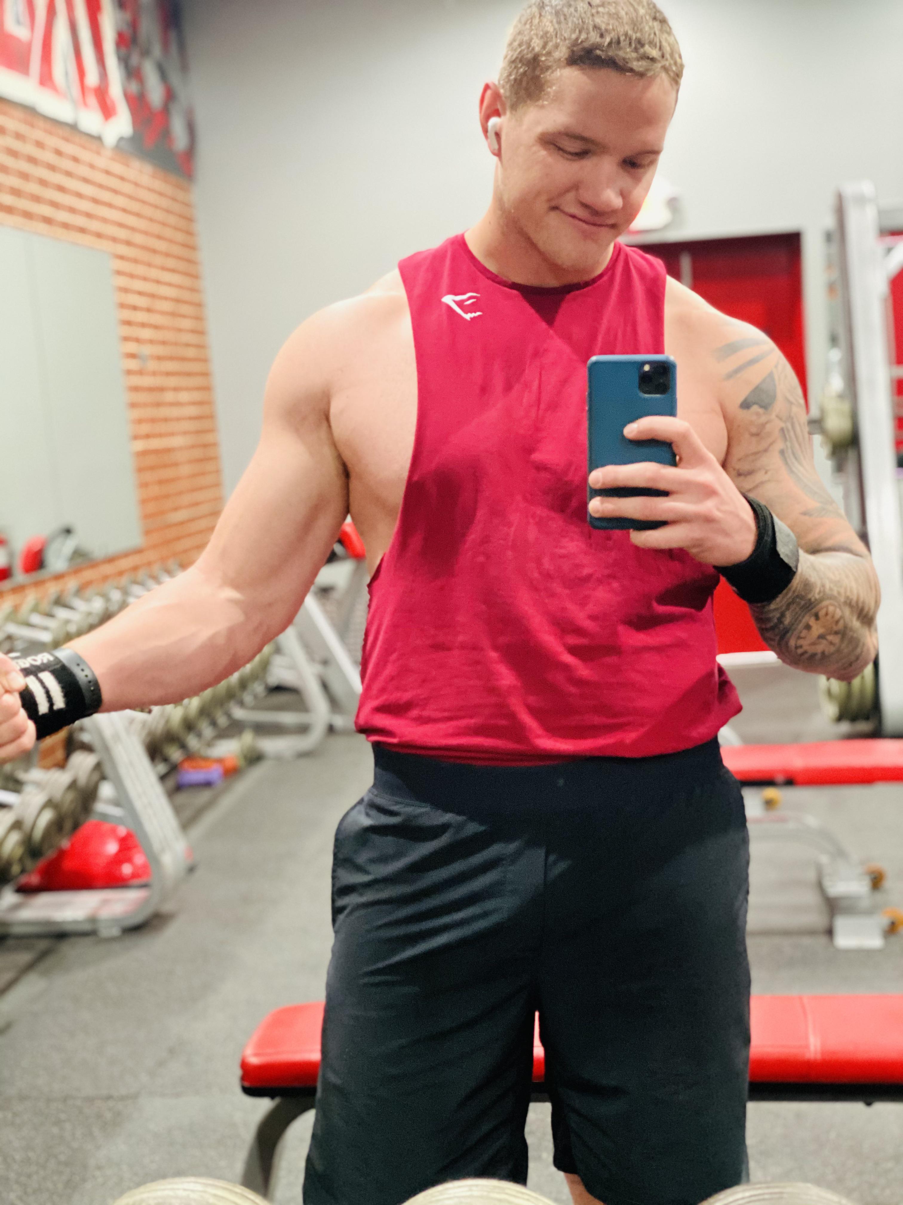 Mid workout shot | Scrolller