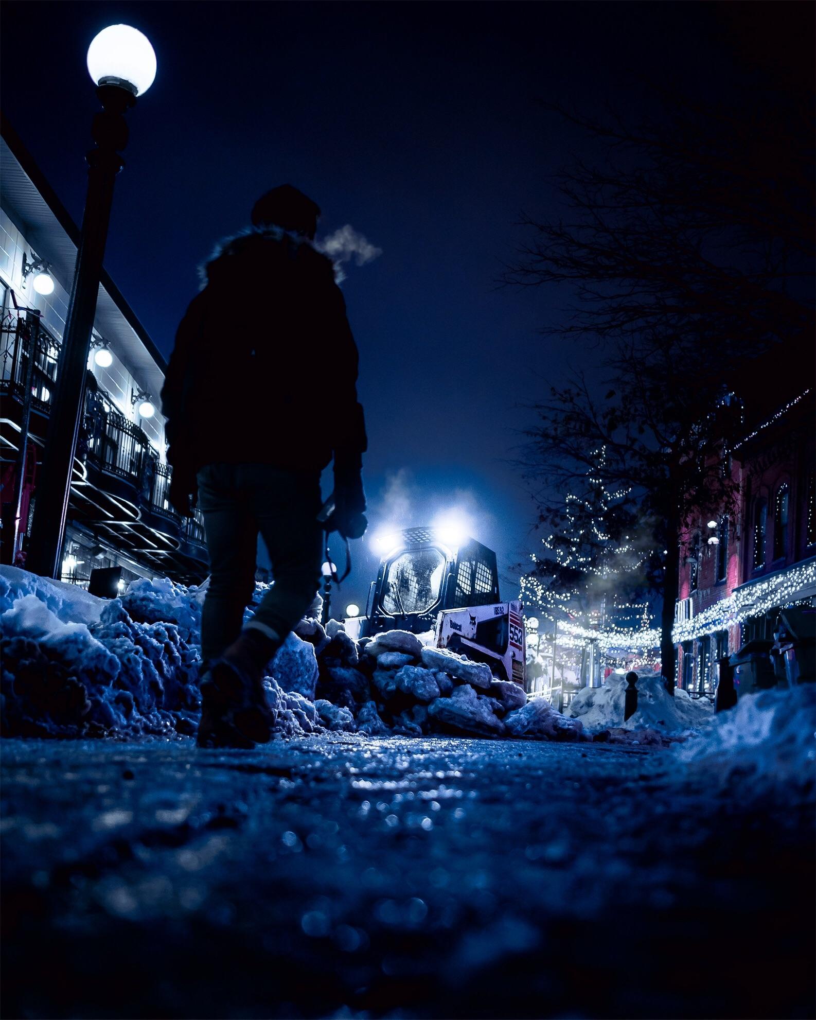 midnight stroll | Scrolller