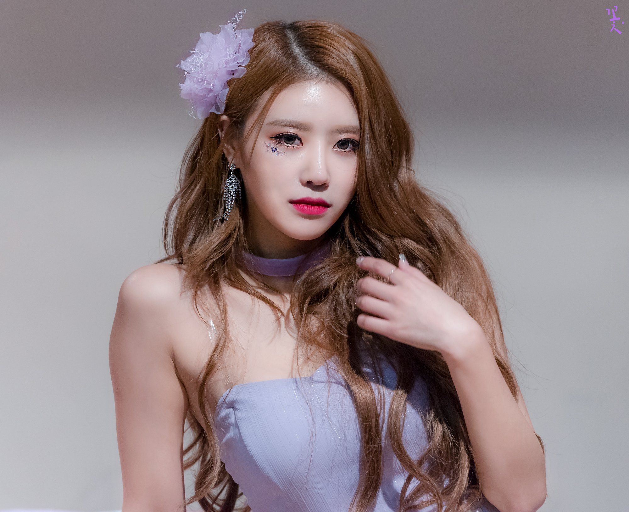 Mijoo | Scrolller