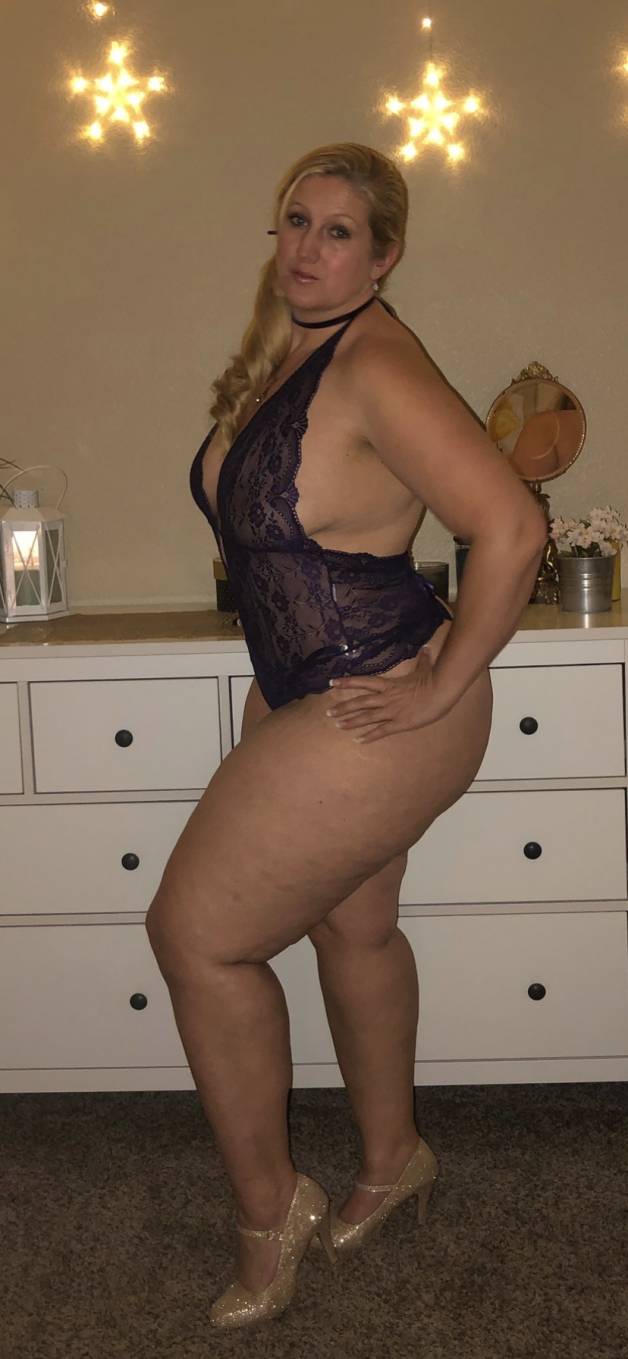 Milfy Angle. | Scrolller