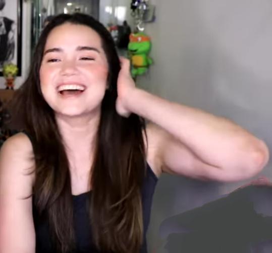 Milky fleshy armpit of Achara Kirk | Scrolller