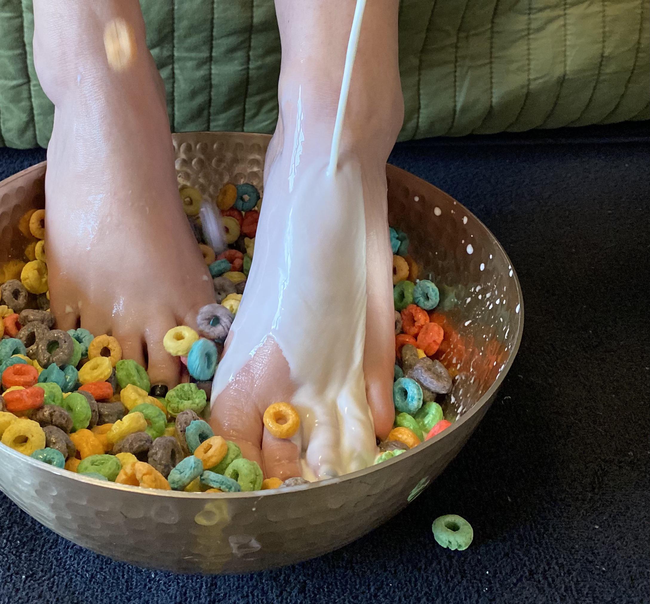 Milky Milky | Scrolller