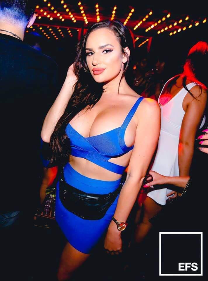 Mindy Louu before she removed her beautiful bimbo breast implants. We’re going to miss them ...