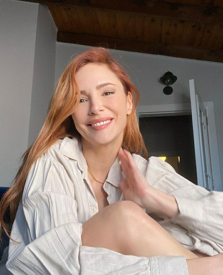 Mine Tugay | Scrolller