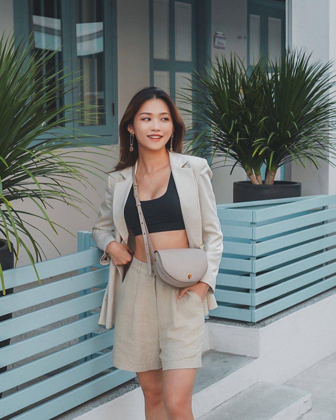 Minimal bag 2 | Scrolller