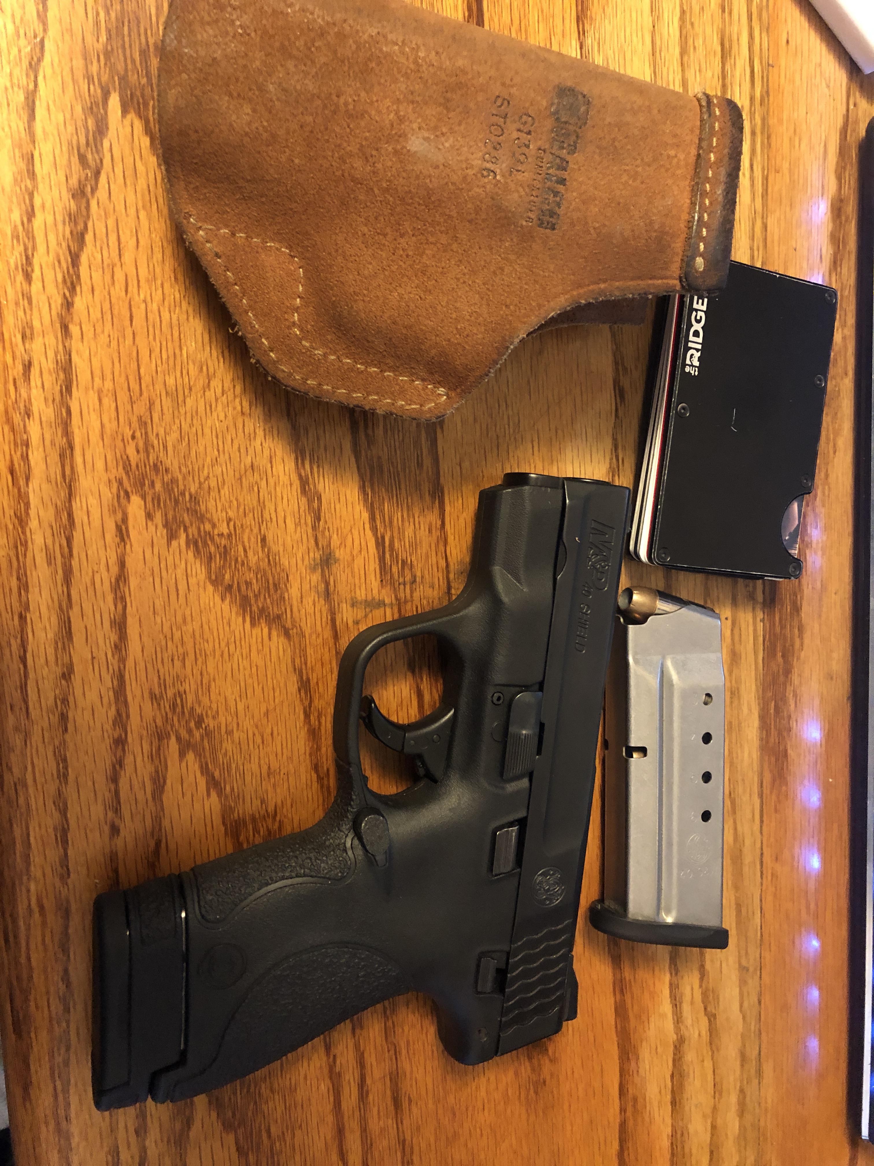 Minimal weekend carry | Scrolller